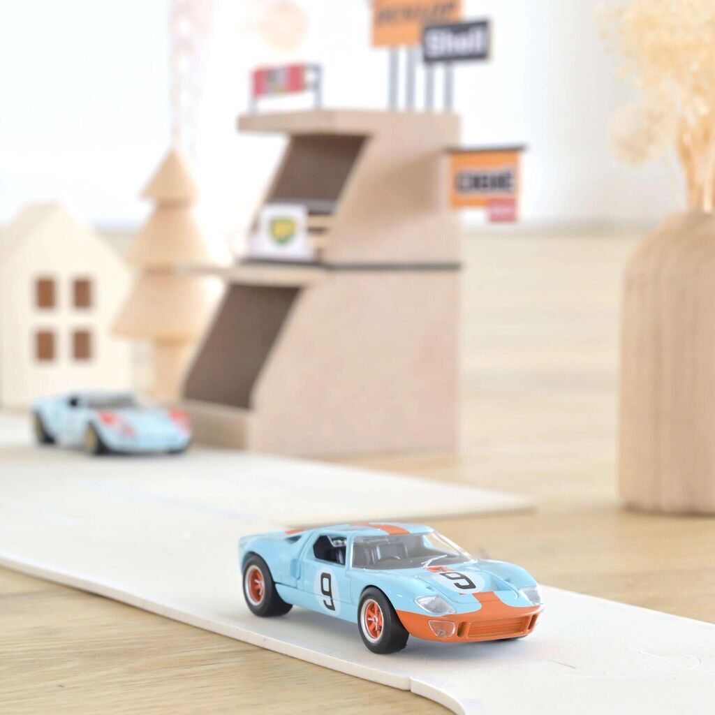    Ford GT40 1968 #9 – Gulf Livery (Norev Jet-Car 1:43) Norev Ford