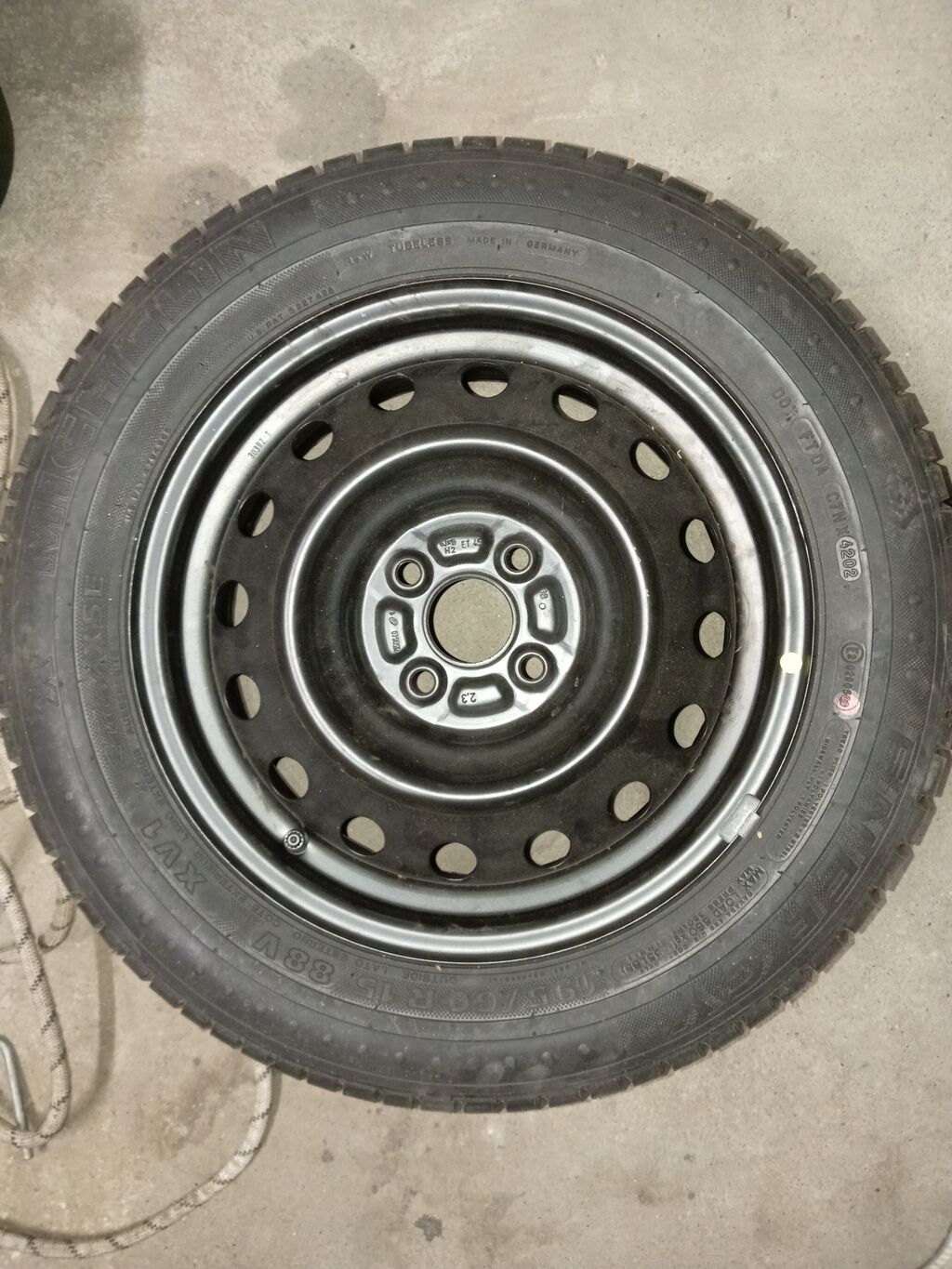 Čelični točak sa gumom 15” - Guma: 195/60 R15 88V - Proizvođač gume