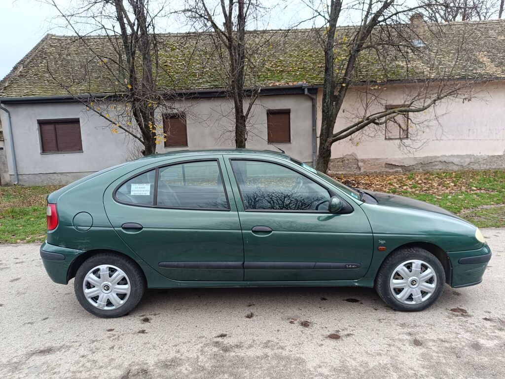 Renault Megane: 1.4 l | 2002 г. 200000 km Hečbek