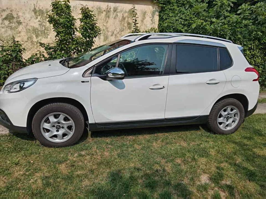 Peugeot 2008: 1.2 l | 2017 г. 200000 km
