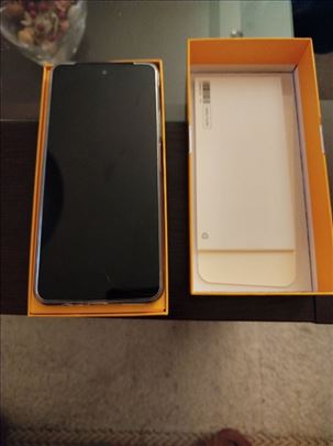 PRODAJEM NOV MOBILNI TELEFON C71 realme