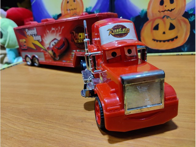 Disney Pixar Cars Mack kamion i prikolica