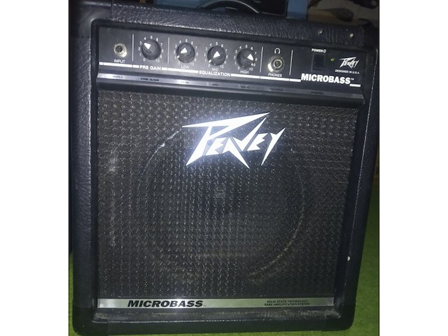Peavey bass pojačalo.