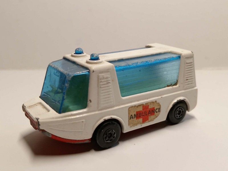 Matchbox Fetcha Ambulance