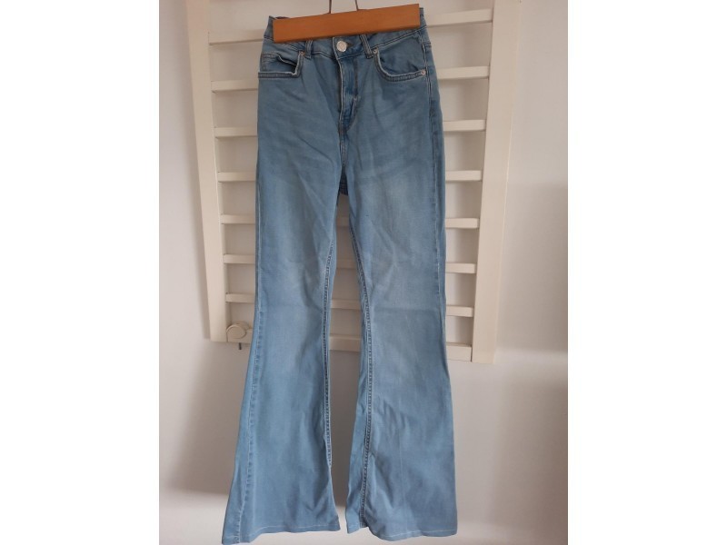 Zvoncare Terranova Jeans vel. XS
