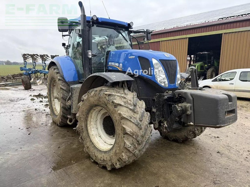 New Holland t7.250 ac traktor točkaš