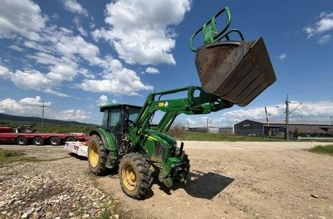 John Deere 5100M traktor točkaš