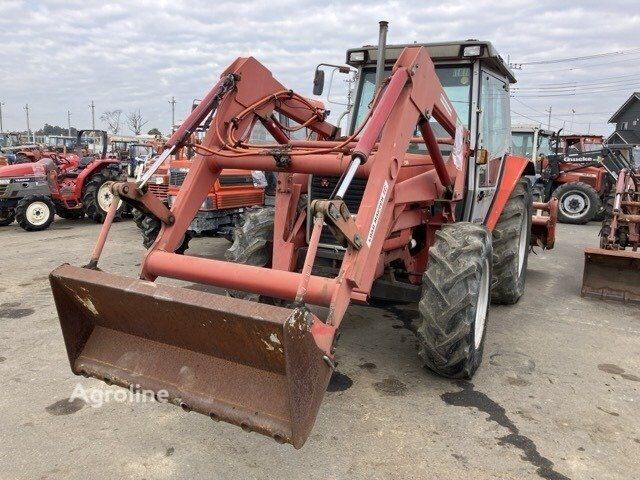 Massey Ferguson TRACTOR(Massey Ferguson) traktor točkaš