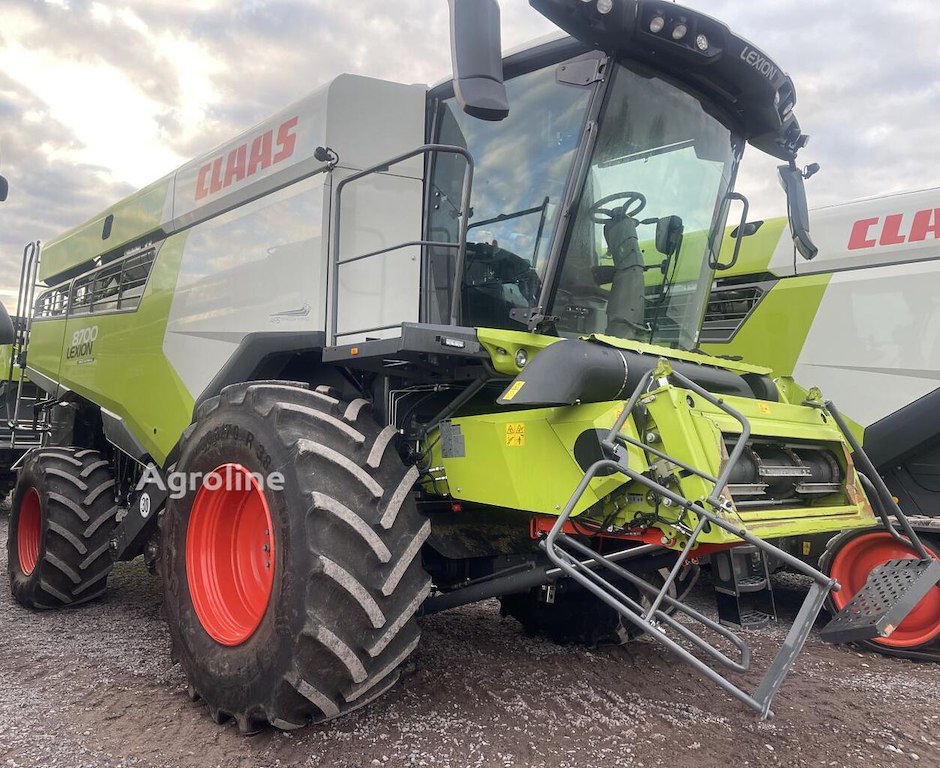 Claas Lexion 8700 Allrad kombajn za žito