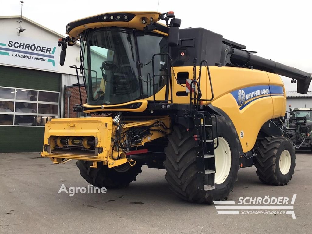 New Holland CX 8.85 + SCHNEIDWERK 7,60M kombajn za žito