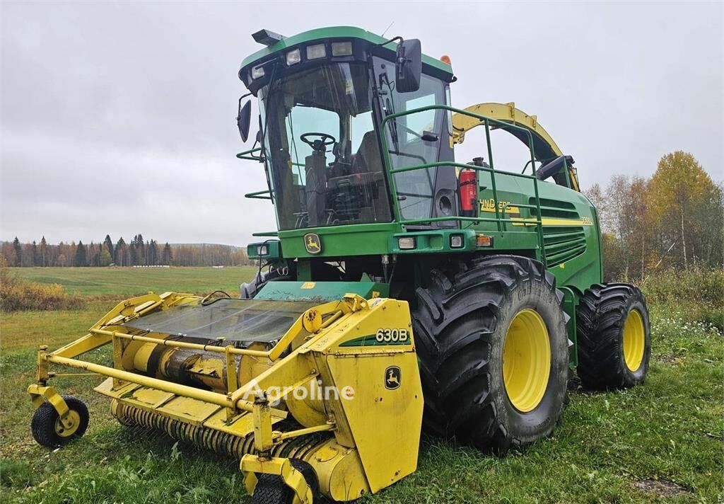 John Deere 7300 krmni kombajn