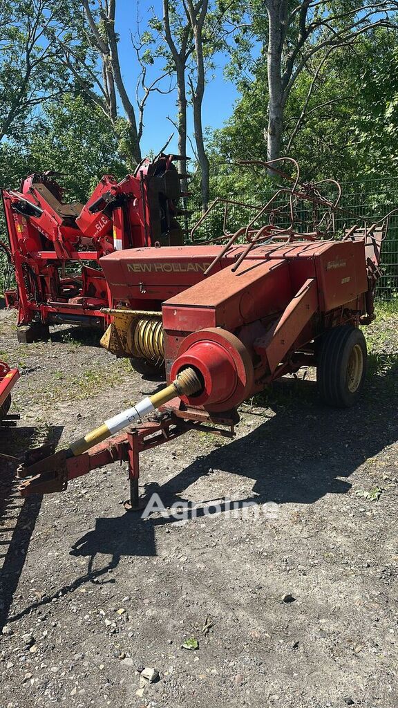 New Holland Hayliner 276 balirka za četvrtaste bale