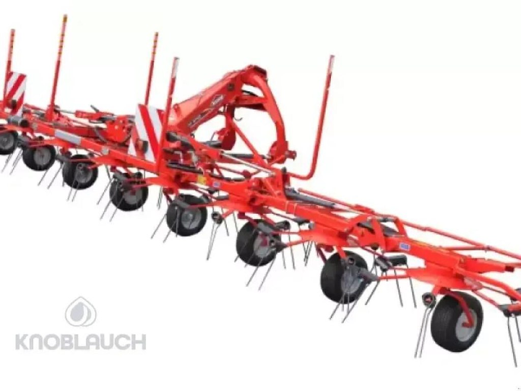 Kuhn gf 8700 prevrtač sena
