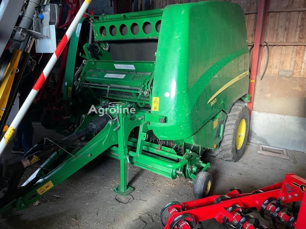 Prodaje se John Deere 960 balirku za okrugle bale na aukciji