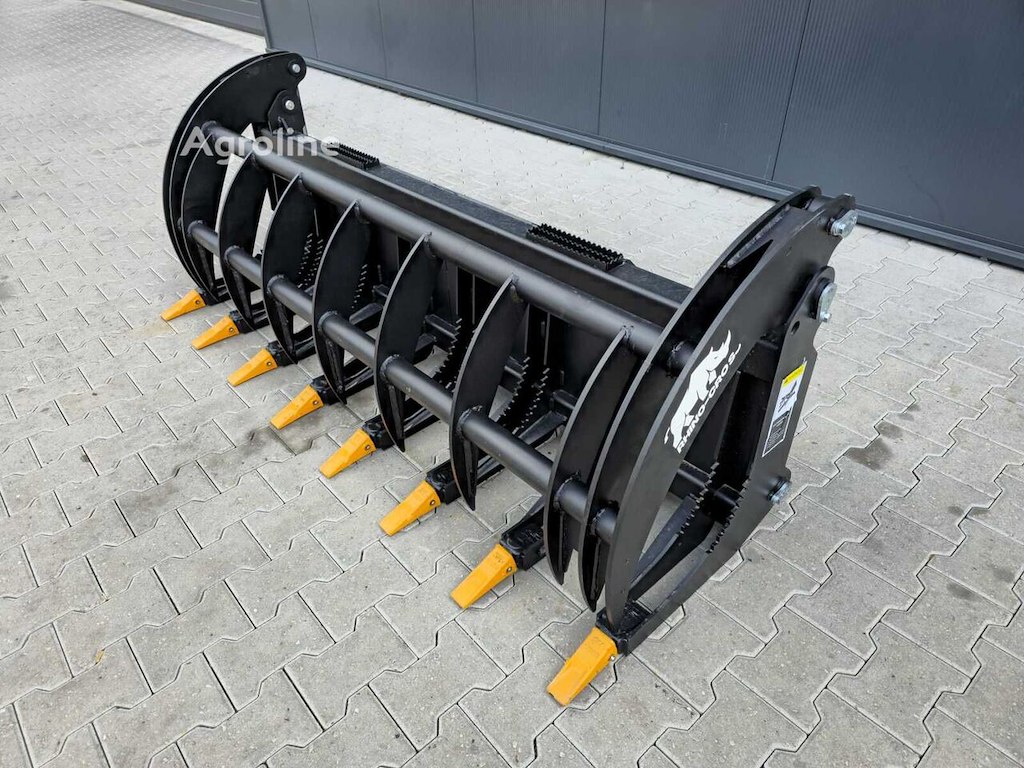 Prodaje se Rhino-Cross 78 inch heavy duty fork grapple kašiku za silos na aukciji