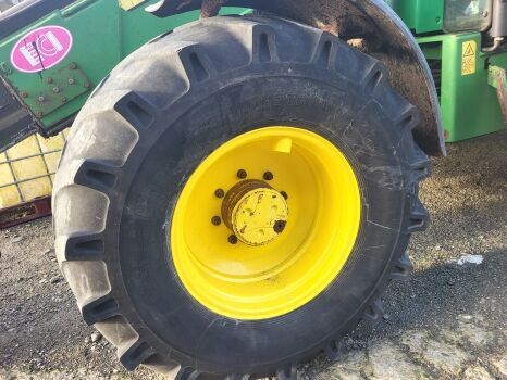 John Deere 3200, 3400, 3215, 3800 Wheel Rim And Tyre 19.5l-24, 14x24, Az550 točak