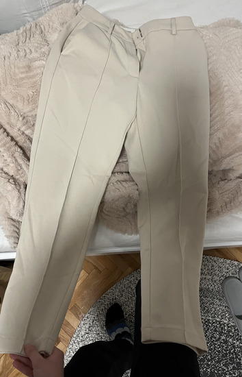 Reserved svečane pantalone XS/34
