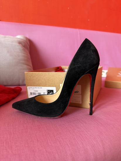Christian Louboutin So Kate 37