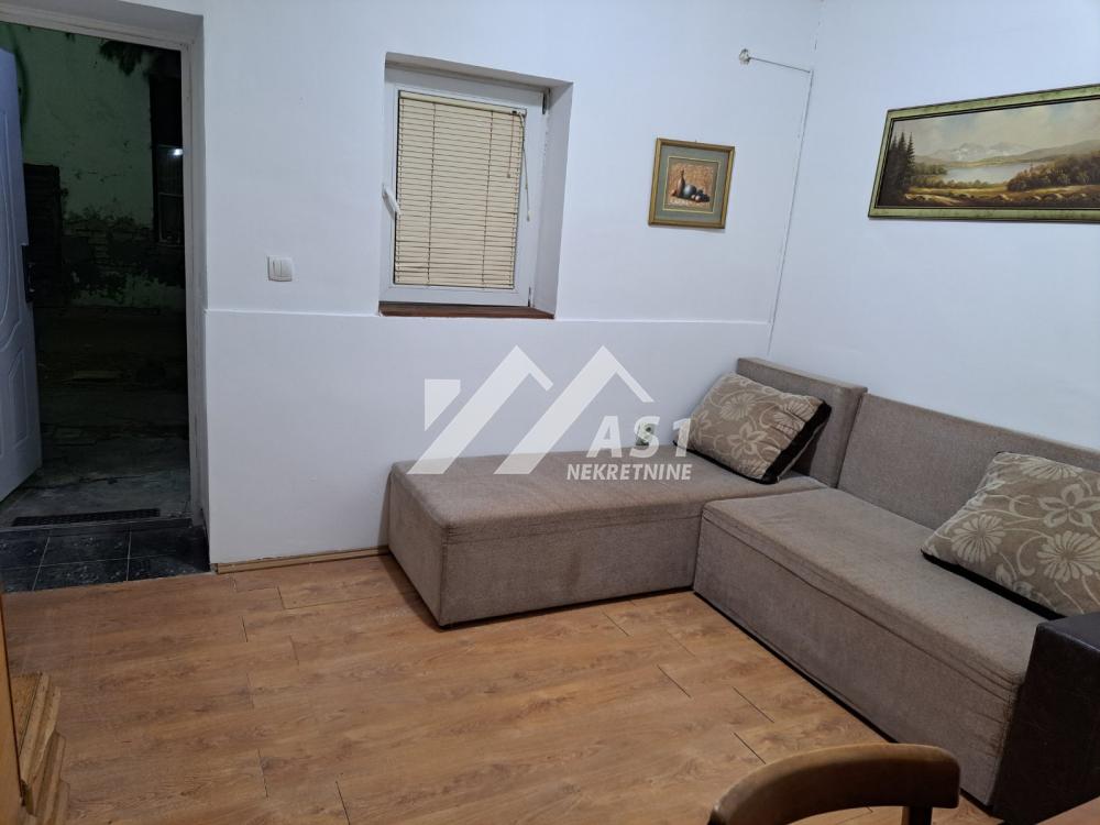 IZDAJE SE GARSONJERA U CENTRU-pet friendly ID#4773 200 €