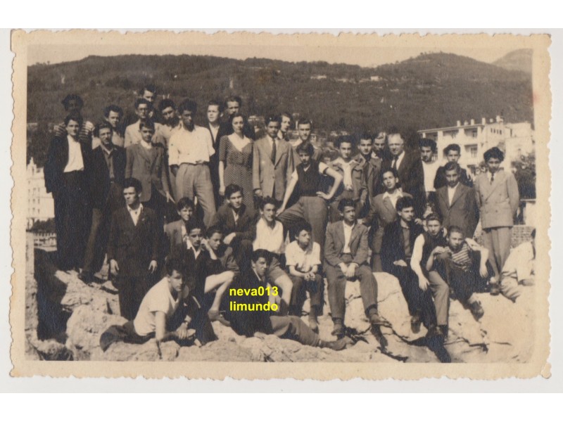 Stara FOTOGRAFIJA ucenici V raz.gimnazije 1948g.Opatija