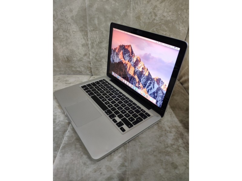 Apple Macbook Pro 13" i7