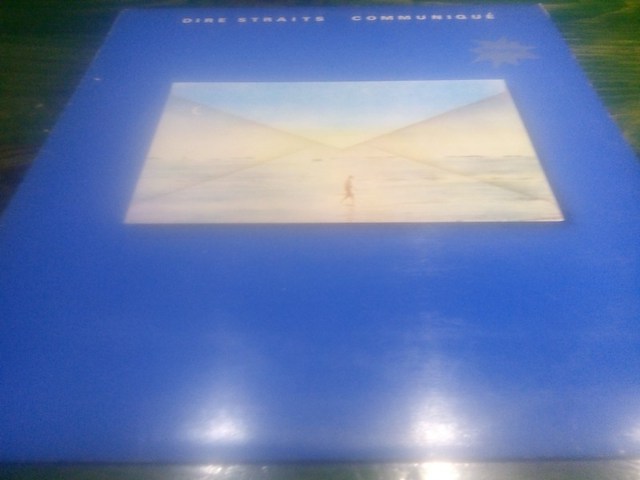 DIRE STRAITS - COMMUNIQUE