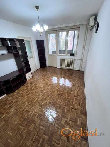 **TROSOBAN STAN-65m2-DETELINARA, NOVI SAD**