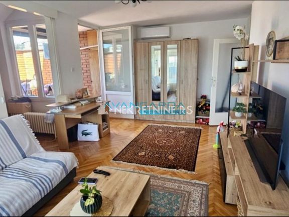 Zemun, Galenika, Jovana Stojisavljevića, 2.0 stan, 45m2, 350 EUR