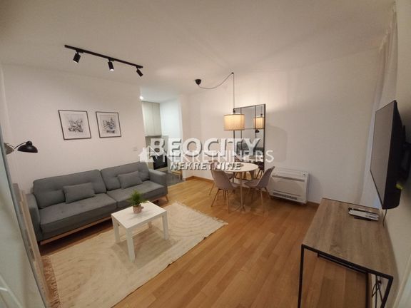 Novi Sad, Bulevar Oslobođenja, Trg Komenskog , 1.5, 39m2, 155000EUR