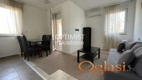 Zemun centar, 44m2 + privatno dvorište ID#3246