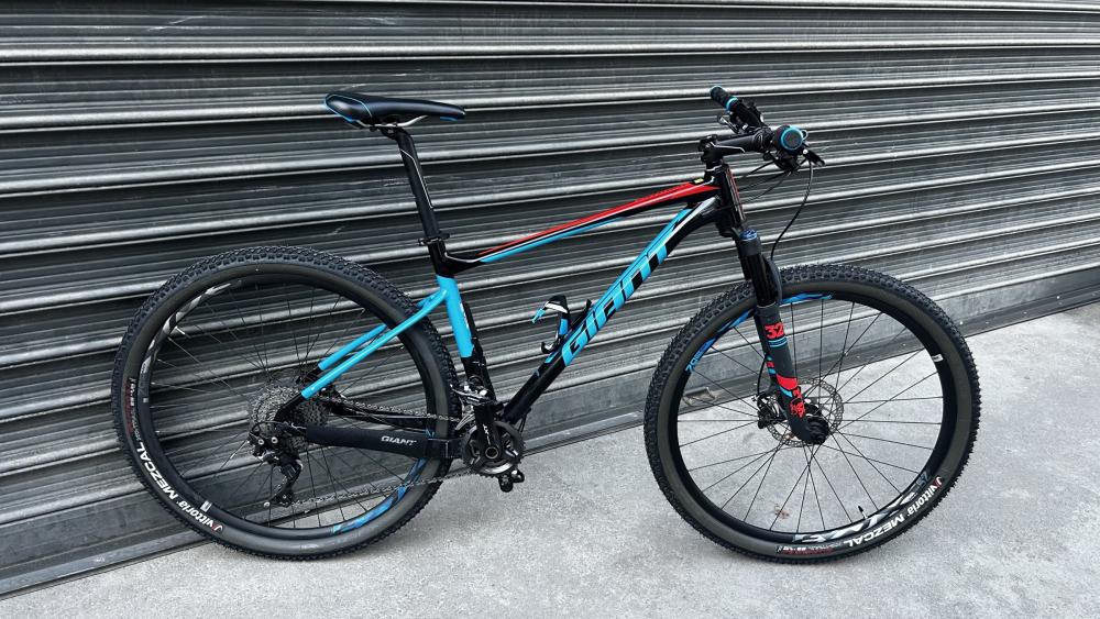 GIANT FATHOM 29ER - full XT, FOX, Vittoria