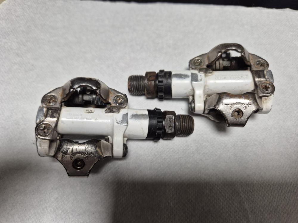 Shimano PD-M520 SPD Clipless Pedals
