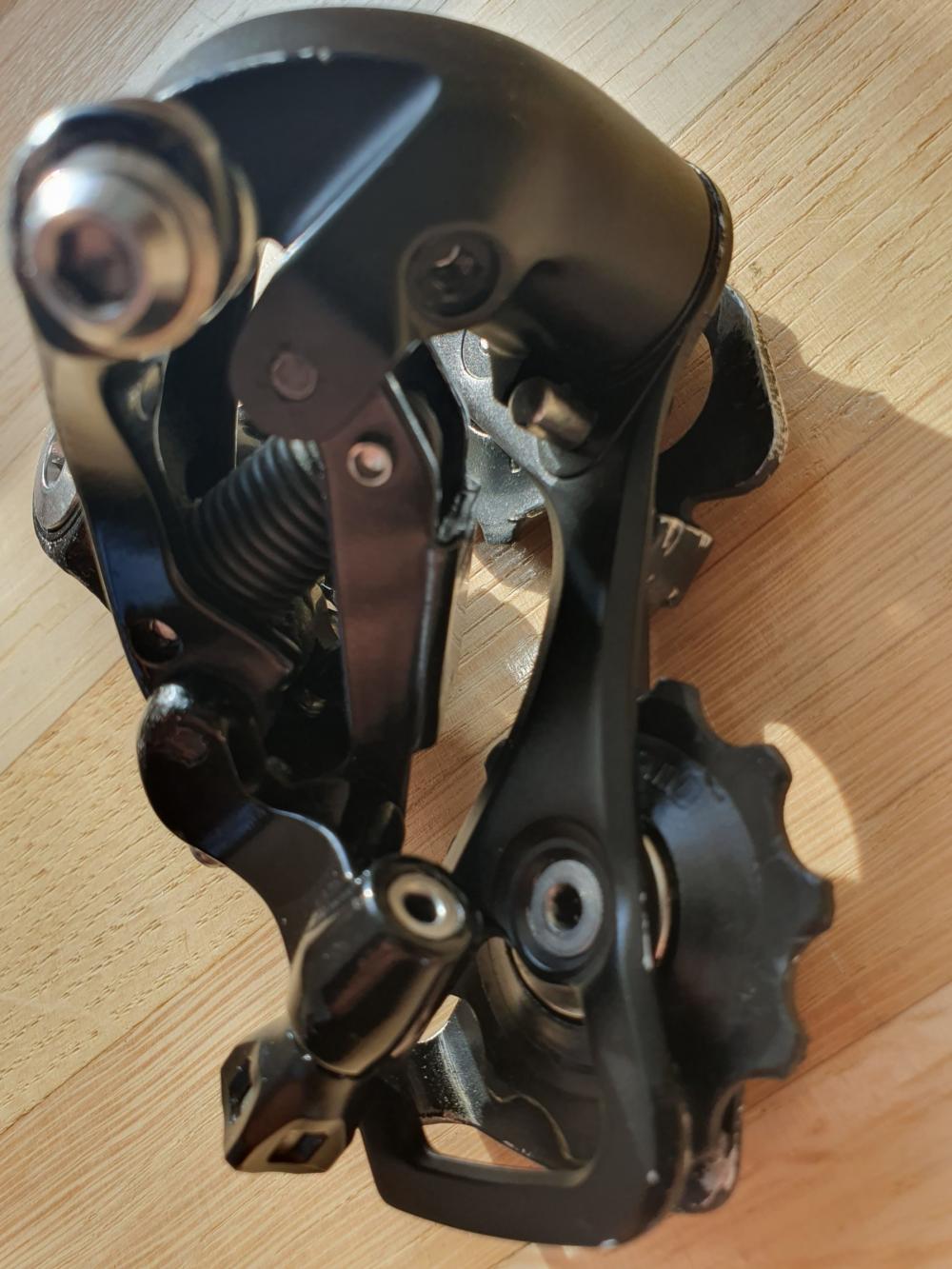 Zadnji menjač Shimano 105 RD-5800 11s