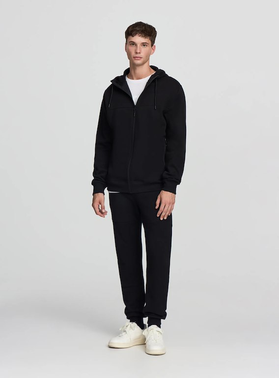 Sportske pantalone od tehničkog materijala Crna