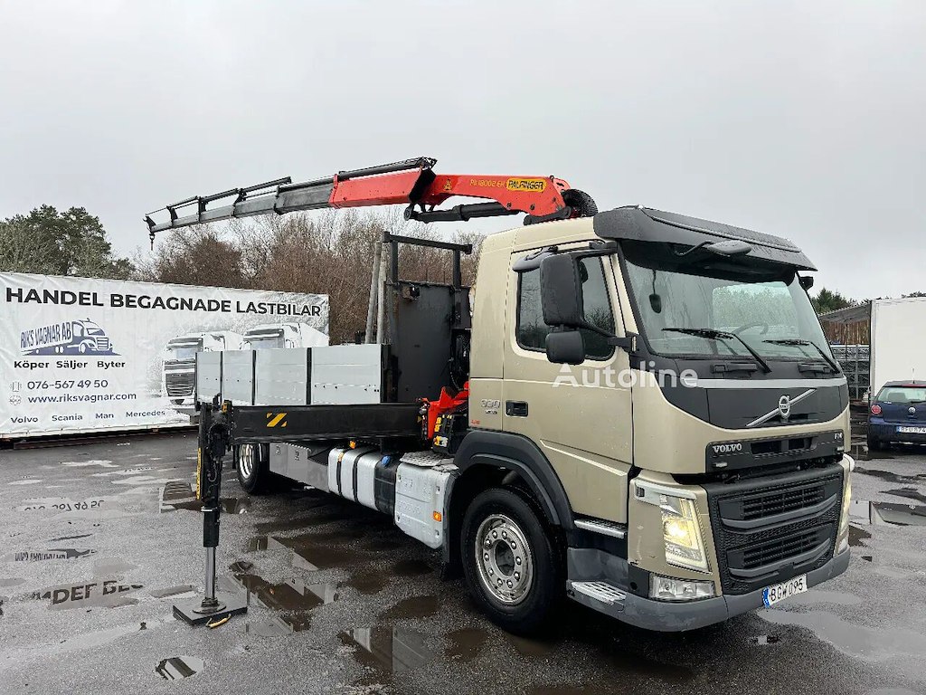 Volvo FM 11.330 4x2, Flatbed-truck with 18t/m Crane, 2014 kamion s ravnom platformom