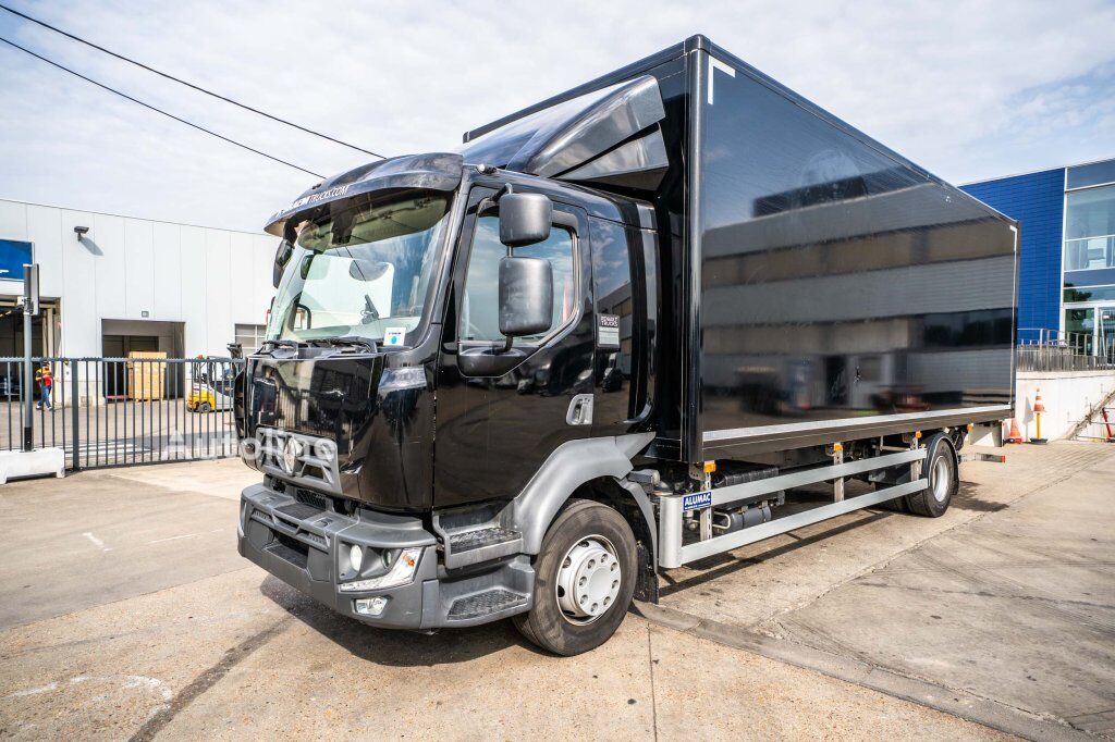Renault D 16 250- 36000 KM +DHOLLANDIA 2T. kamion furgon