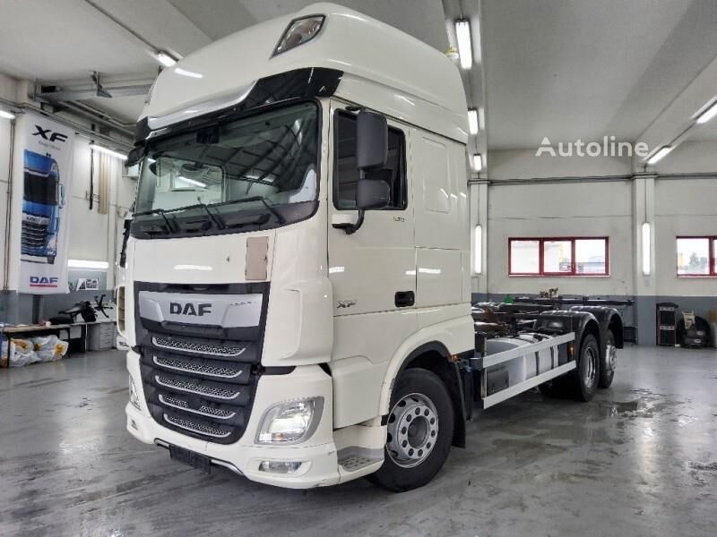 DAF XF 530 FAN 6X2 N vozilo za prevoz kontejnera