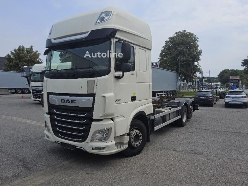 DAF XF 530 FAN 6X2 N vozilo za prevoz kontejnera