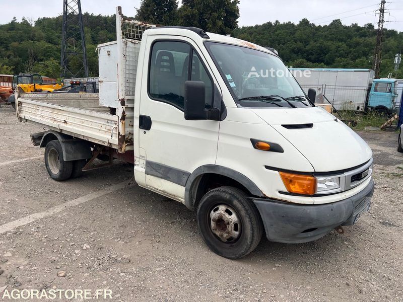 Prodaje se IVECO 35C12 kamion kiper < 3.5t na aukciji