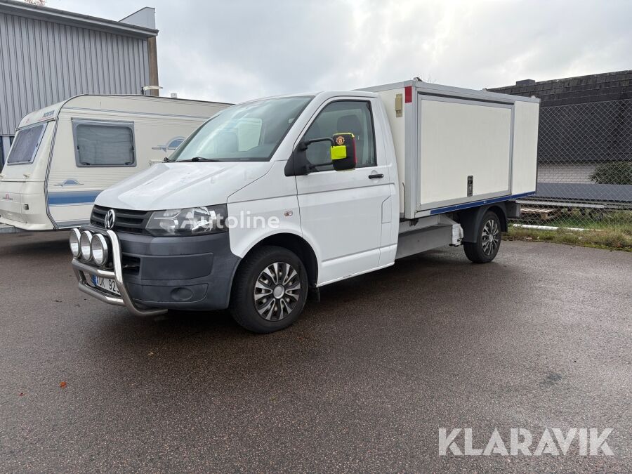 Prodaje se Volkswagen Transporter kamion s ravnom platformom < 3.5t na aukciji