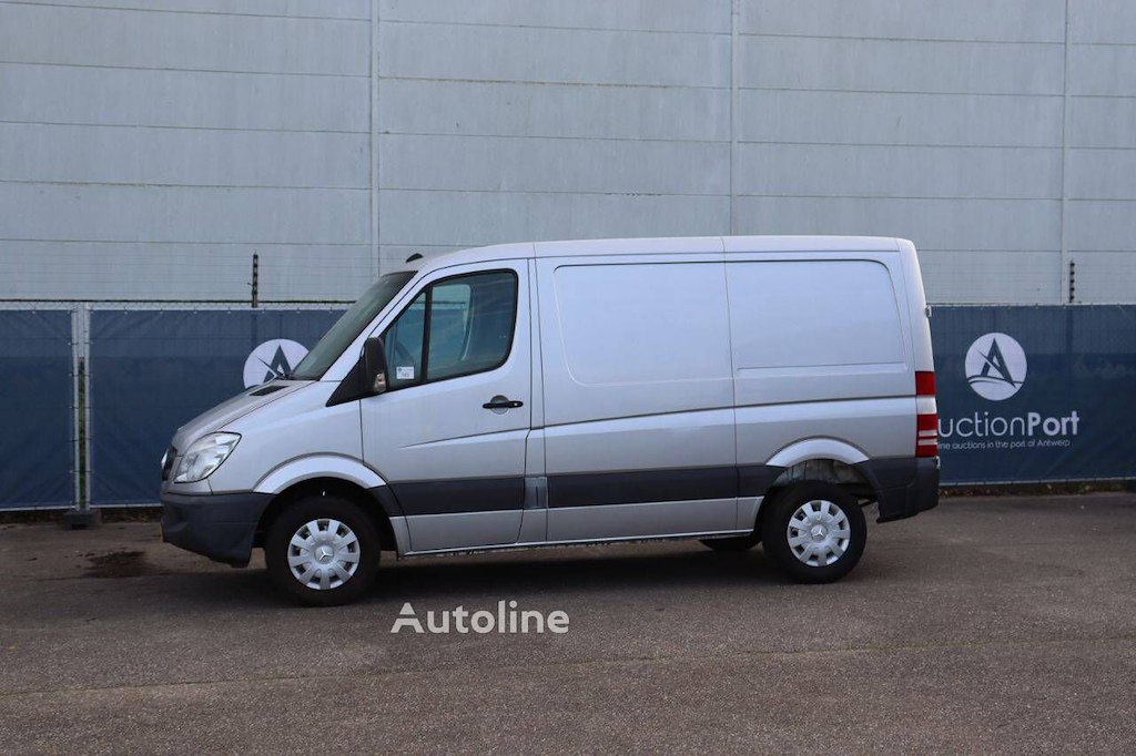 Prodaje se Mercedes-Benz Sprinter minibus furgon na aukciji