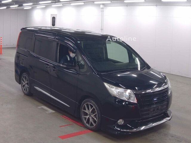 Toyota NOAH kombi minibus