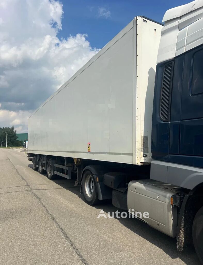 Schmitz Cargobull SKO24 / 2008 / L 13.80 W 2,55 / SAF AXLES / STEERING AXLE / DHOL furgon poluprikolica