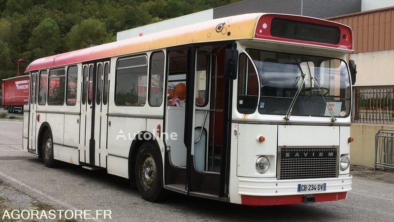 Prodaje se Saviem SC10U autobus s restoranom na aukciji