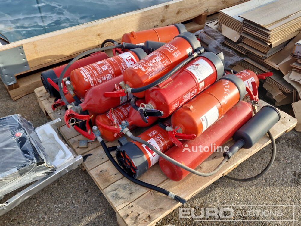Prodaje se Pallet of Fire Extinguishers vatrogasnu opremu na aukciji