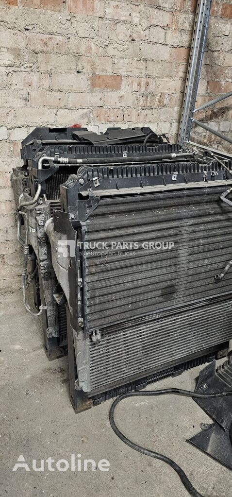 Mercedes-Benz emission radiator cooling , coolant radiator, i Mercedes upravljačka jedinica za Mercedes-Benz MP4 Actros EURO6 tegljača