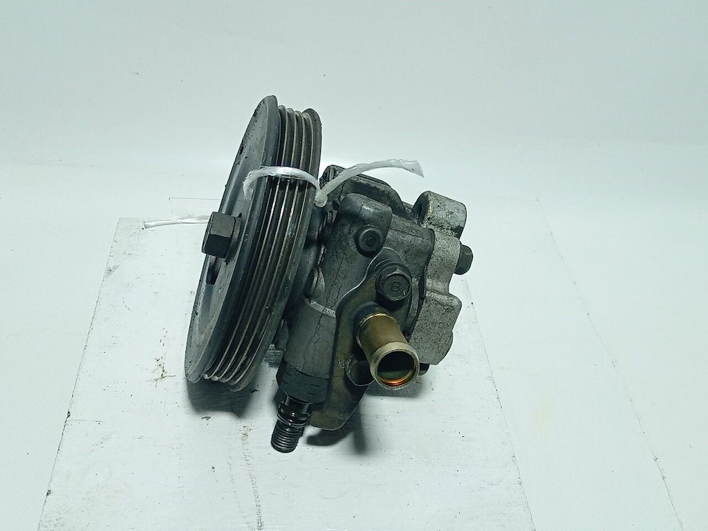 MR374897 servo pumpa za Mitsubishi L 300 III Autocarro minibusa