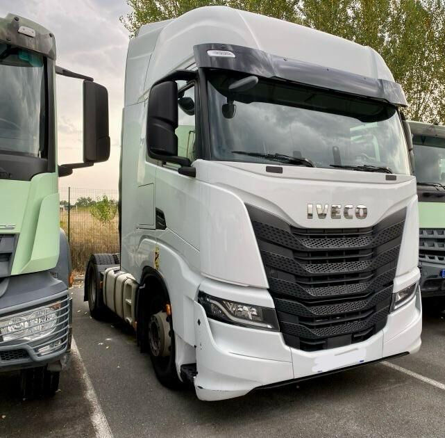 IVECO Stralis S-Way tegljač