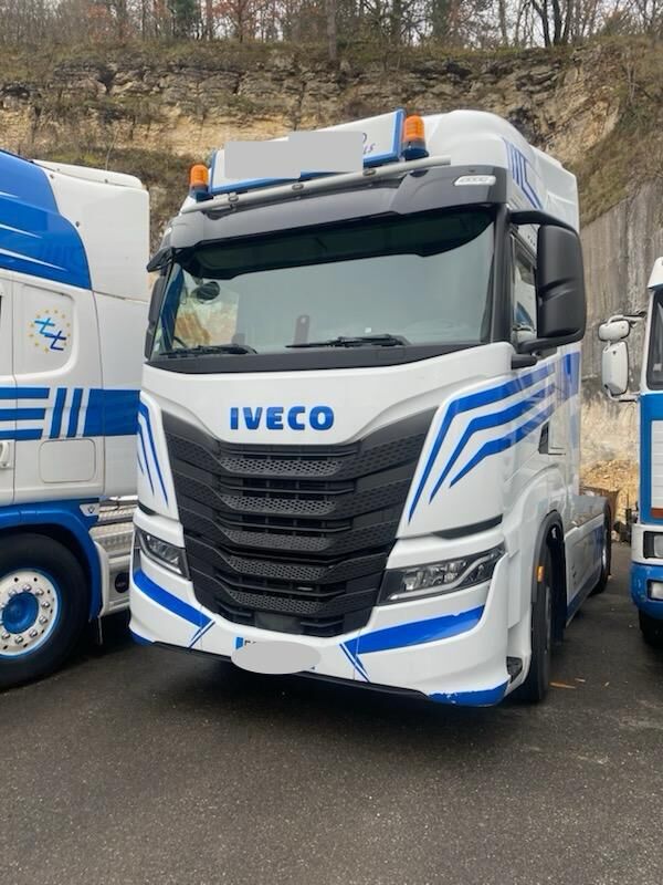 IVECO Stralis S-Way tegljač