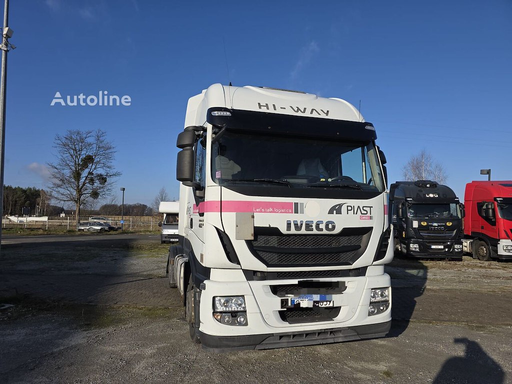 IVECO tegljač